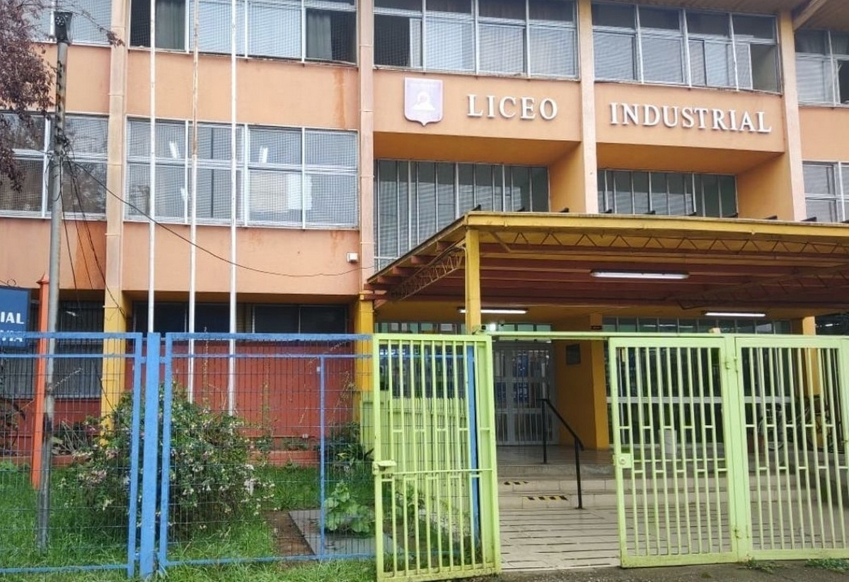 Estudiantes del Liceo Industrial de Valdivia se movilizan por falta de ...