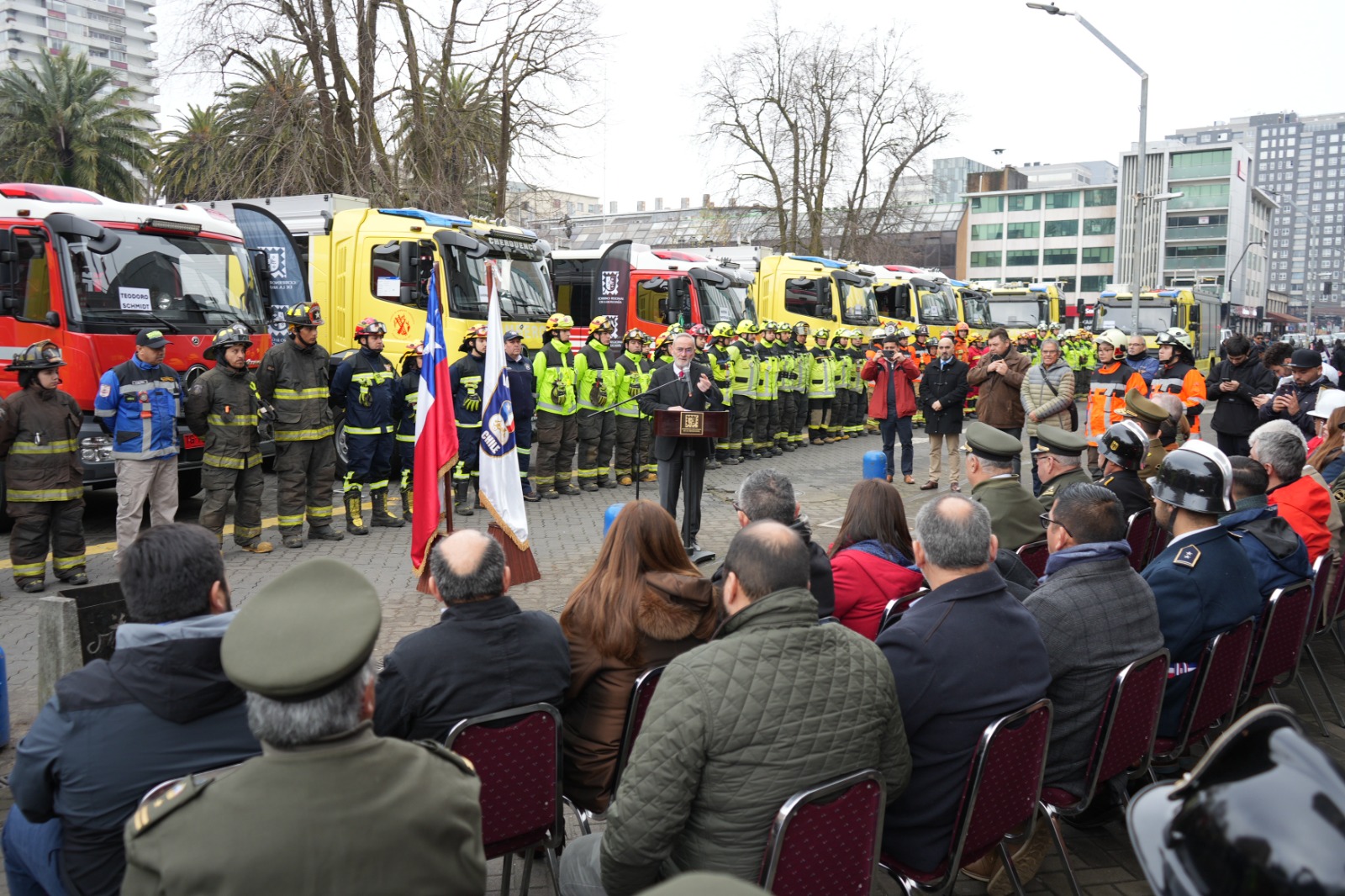 Gobierno de La Araucanía entregó nueva flota de carros para Bomberos de la región